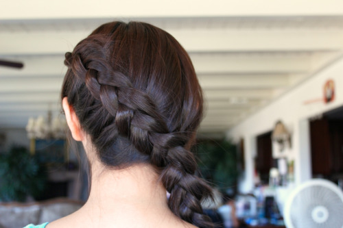 Best 5 methods to wear Inverted French Braid - Yabibo
