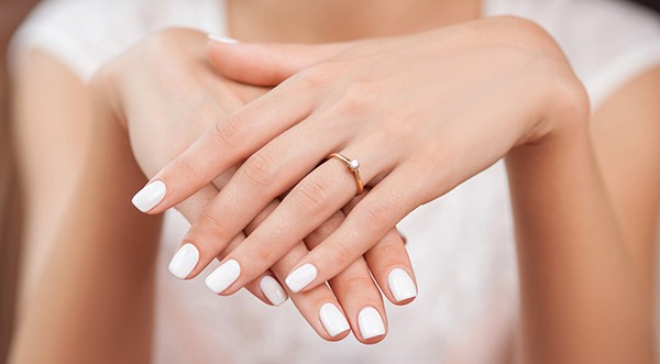 How to do a Paraffin Wax Manicure? - Yabibo